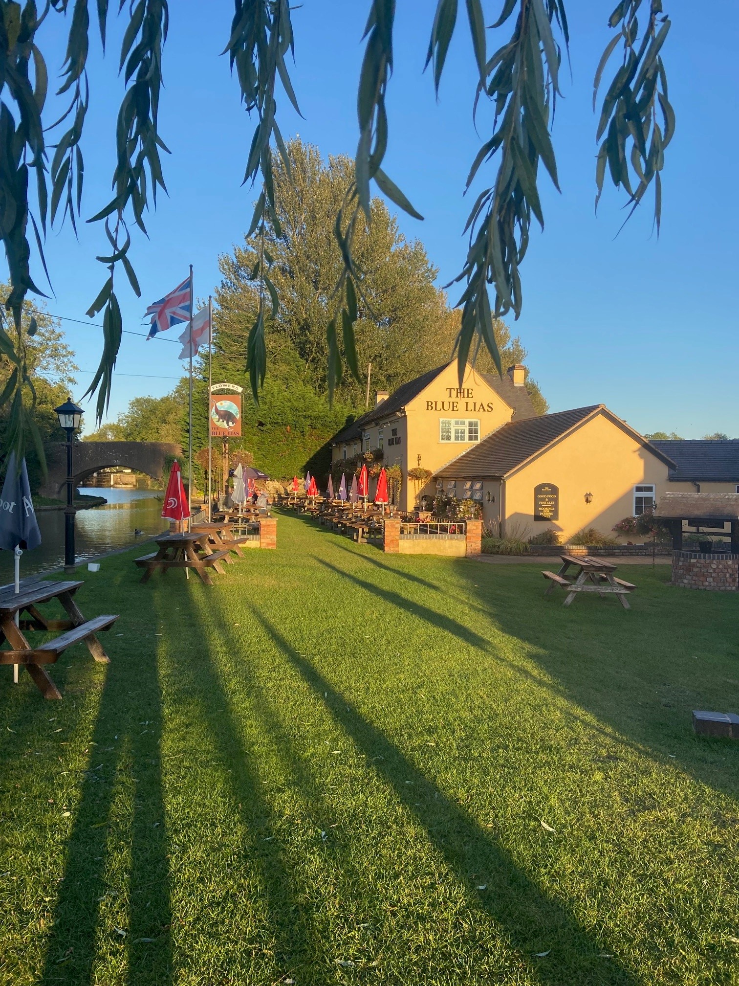 Going up the Country - The Sumpners Afloat